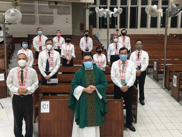 Extraordinary Communion Ministers reminded to live holy life worthy of ...