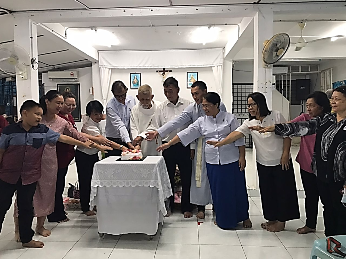 Sambutan Minggu Suci di Paroki Our Lady Queen of Peace Sri Aman - Today ...