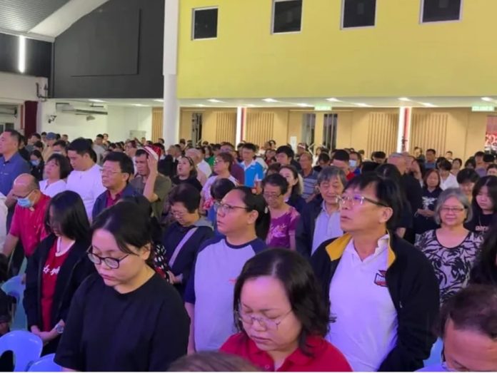 Over 2,000 join Christmas prayer service, embracing God’s love across ...